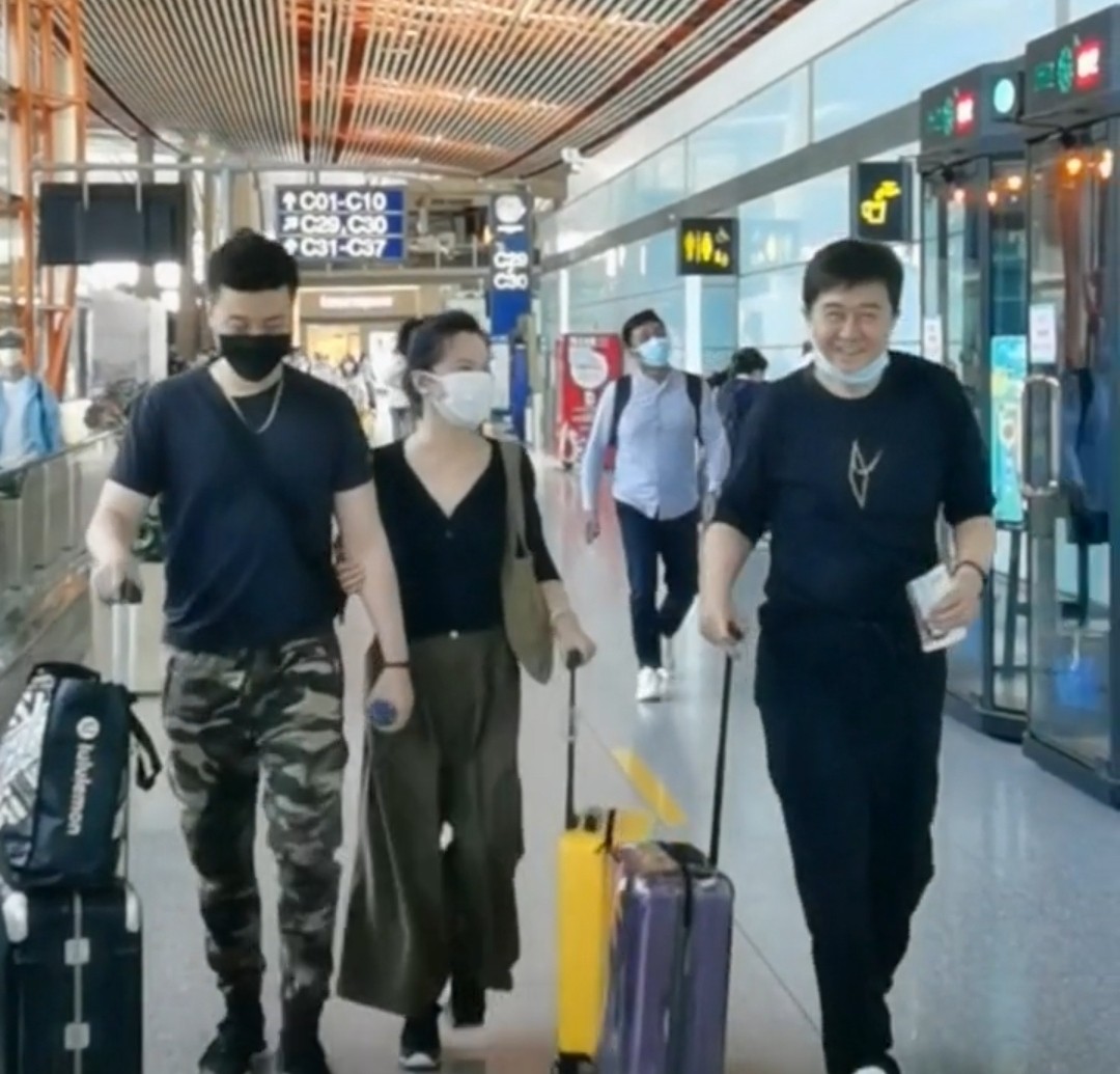 Fu Disheng's family of three is a rare fit, his son is tall and ...