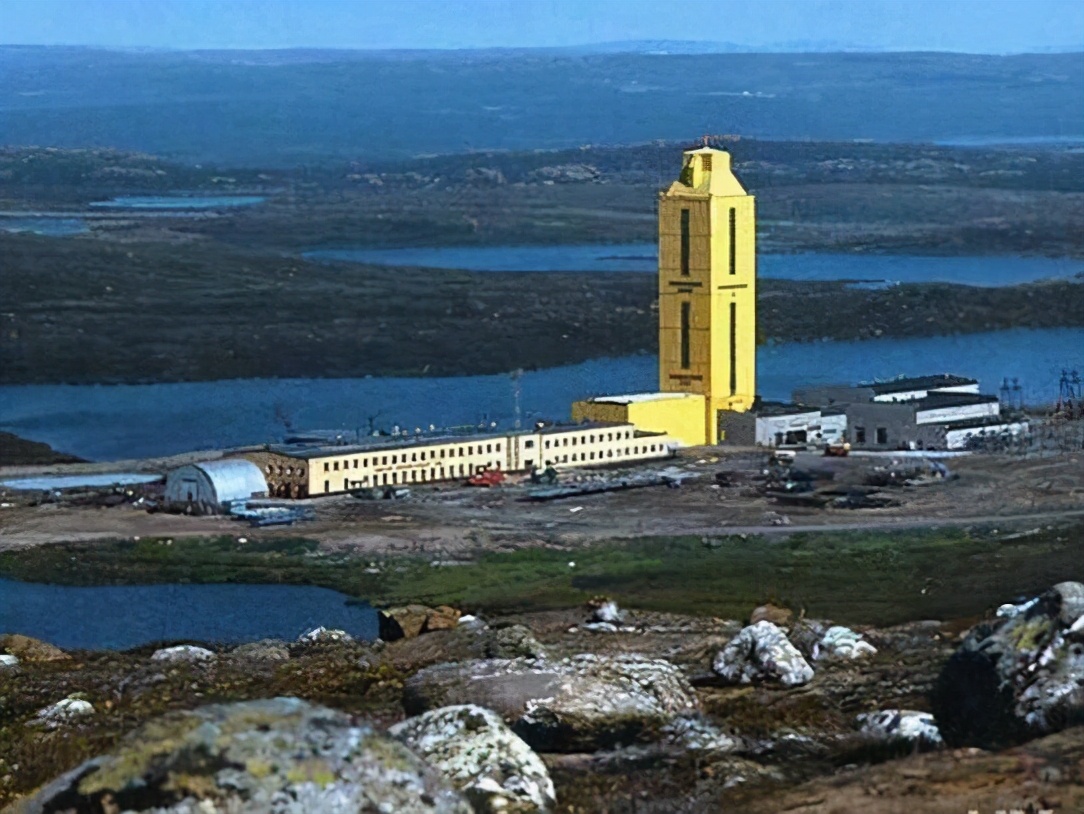 The deepest well in the world, with a well head of 92 cm but a depth of ...