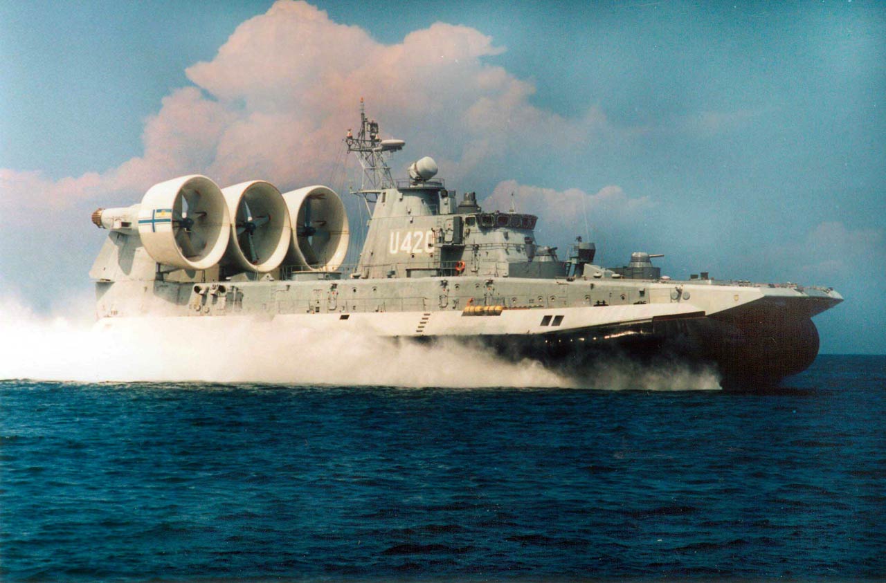Picture of the European Bison 100, the air cushion landing ship that ...
