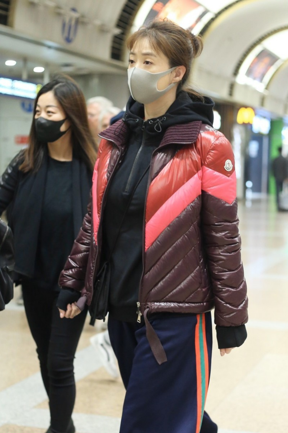 Jiang Xin appeared low-key, warm and comfortable, but this "butterfly ...