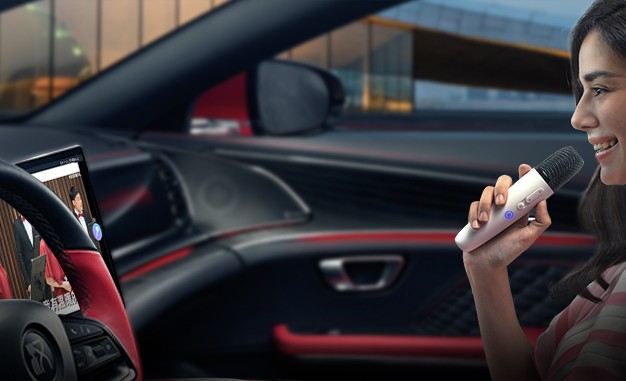 Want to karaoke?boarding!BYD DiLink exclusive microphone gives you a ...