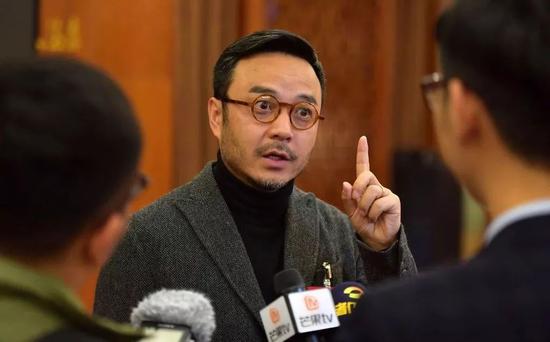 Top Ten Male Hosts in China - iMedia