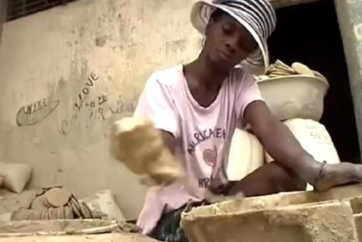 Africans are so poor that they "eat the soil" and the mud is dried ...