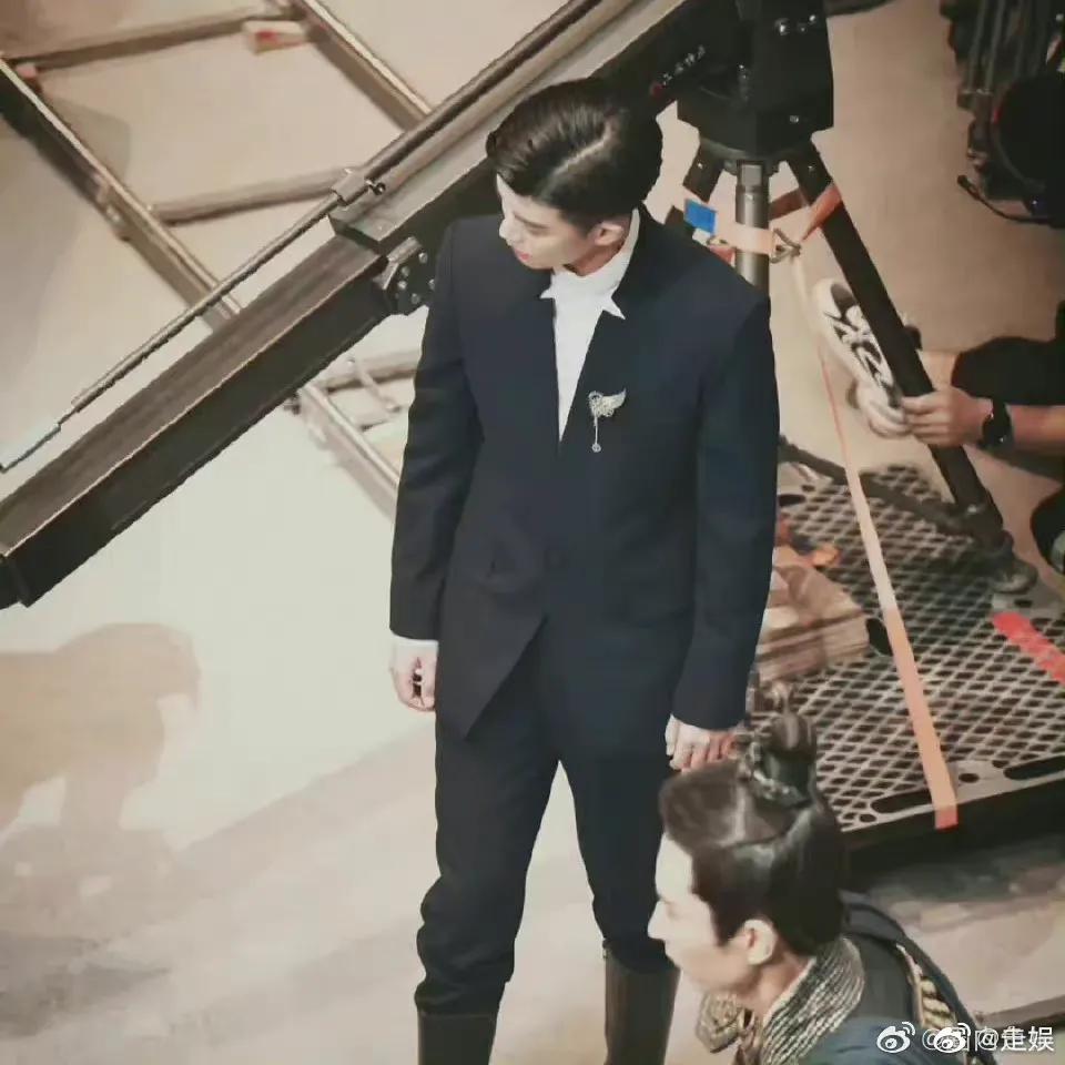 11.19 Drama: Zhao Liying, William Chan, Fan Chengcheng, Song Qian, Ren ...