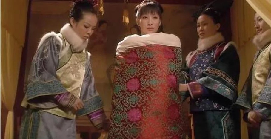 Why were the concubines in the Qing Dynasty carried into the emperor's ...
