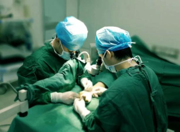 Cold knowledge in the operating room: Why don't doctors wear underwear ...