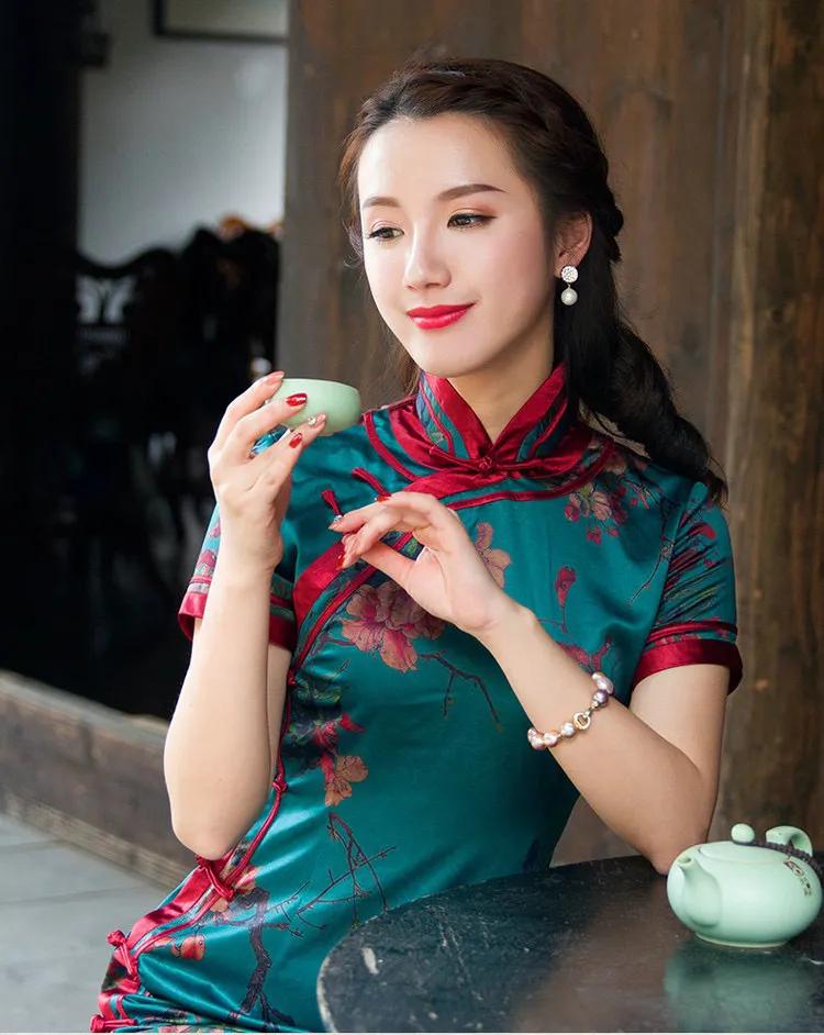 How good are women wearing cheongsam? - iNEWS