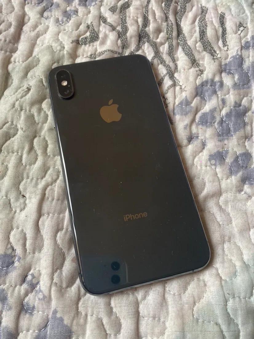 2600塊入手美版64G美版XSMax - 資訊咖