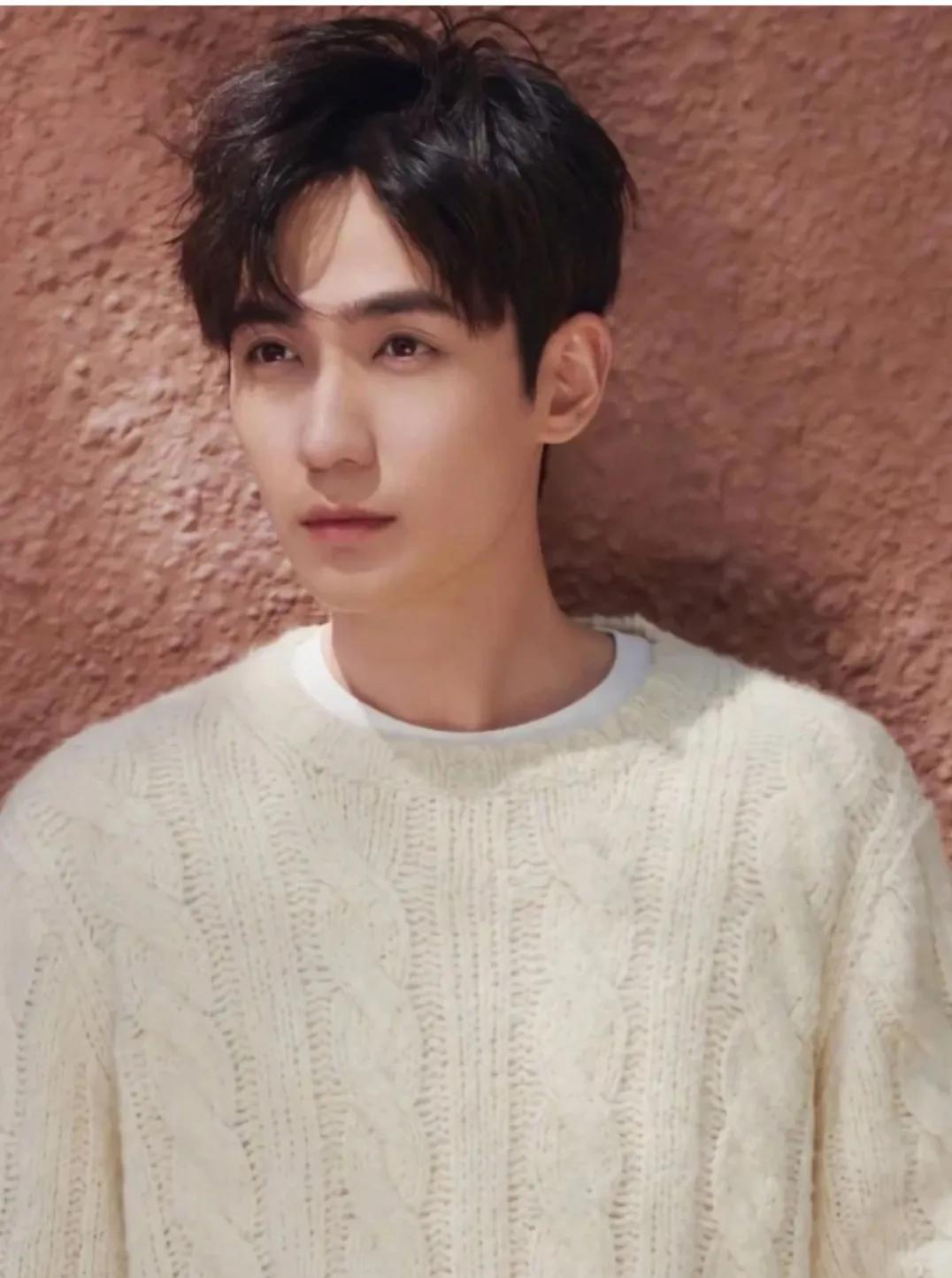 Affectionate Zhu Yilong and handsome Li Yifeng, don't you look at this ...