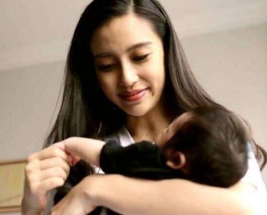 85 Flower Hot Mom Parenting Competition: Liu Shishi is very strong, Yang Ying is gentle, Yang Mi ...