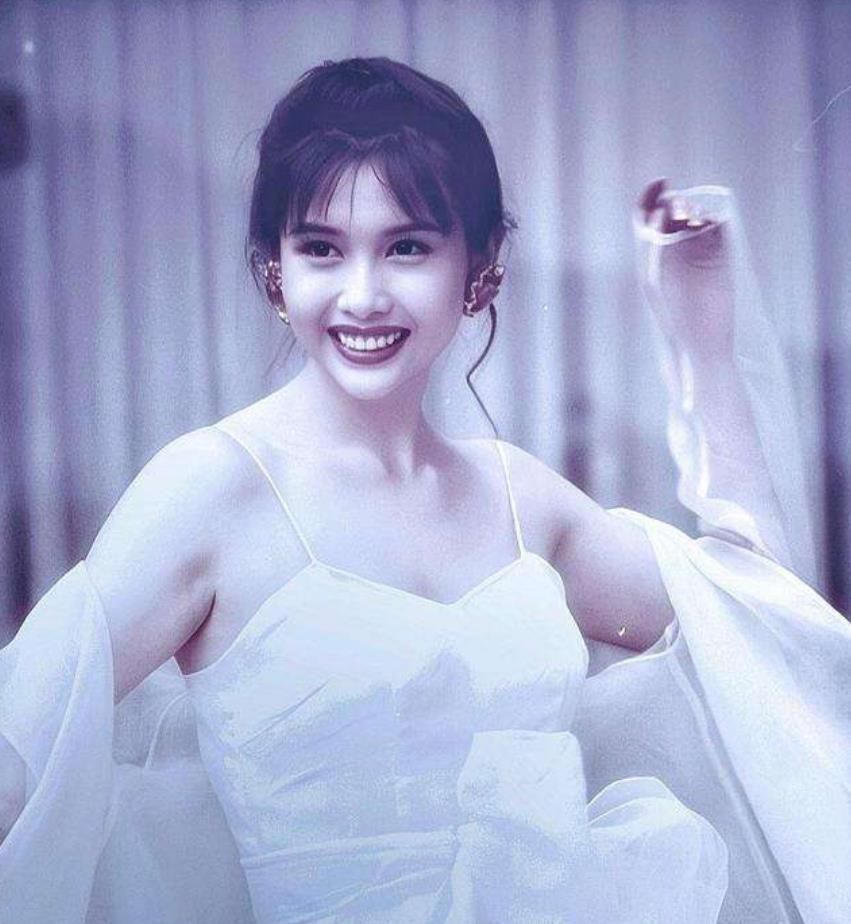 "Sexy Goddess" Qiu Shuzhen: After being dominated by Wang Jing for 9 ...