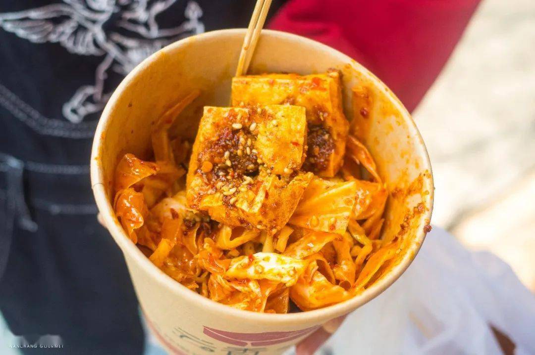 Street Food Kimchi Stinky Tofu - iNEWS