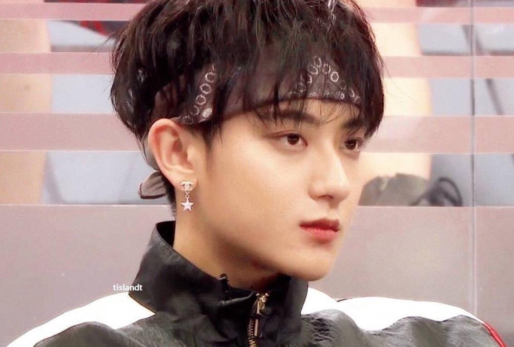 Huang Zitao urges fans to consume rationally, focus on things, and don ...