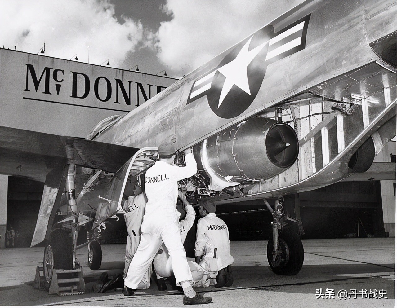 McDonald XF-88 long-range penetration fighter, protector of strategic ...