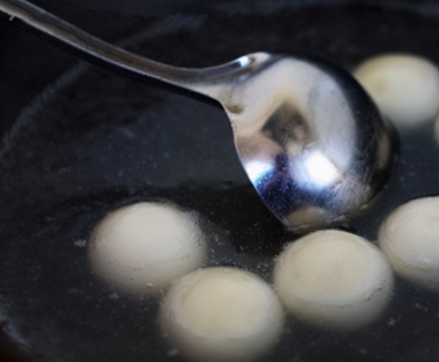 It's a big mistake to make glutinous rice balls when boiling water ...