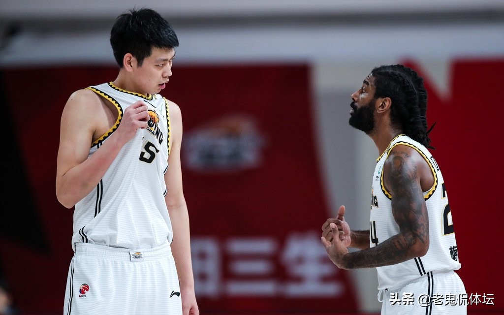 Zhu Rongzhen has something to say, his girlfriend warms his heart ...