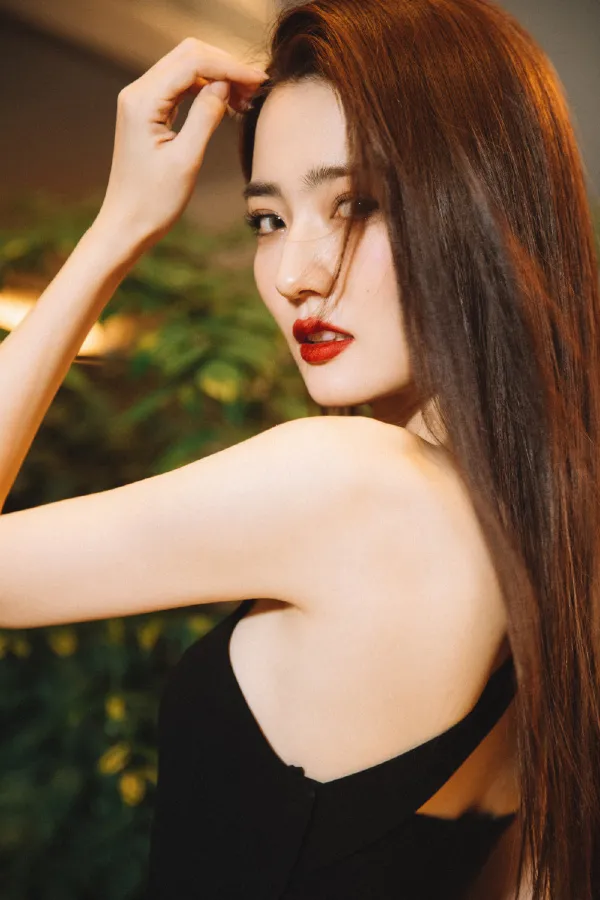 Wang Yibo endorsement fee 5e?Zhao Lusi presses Guan Xiaotong?Zhang Zifeng Wenqi Jiang Yiyi ...