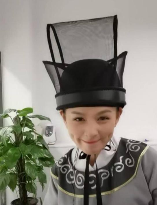 Favorable ceiling!TST Zhang Ting's costume is stunning - iMedia