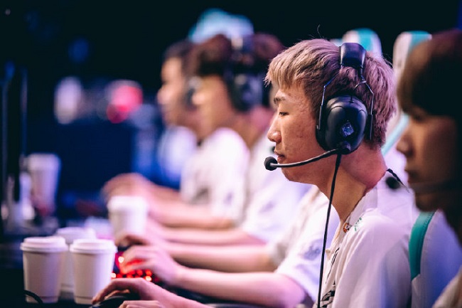 LPL知情人爆料，FPX已經跟bo解除合約關係，寧王等待回歸時機 - 資訊咖