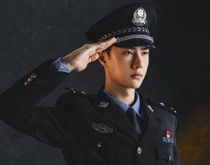 48 male celebrities military uniform photos: Yi Yang Qianxi Lu Han Li ...