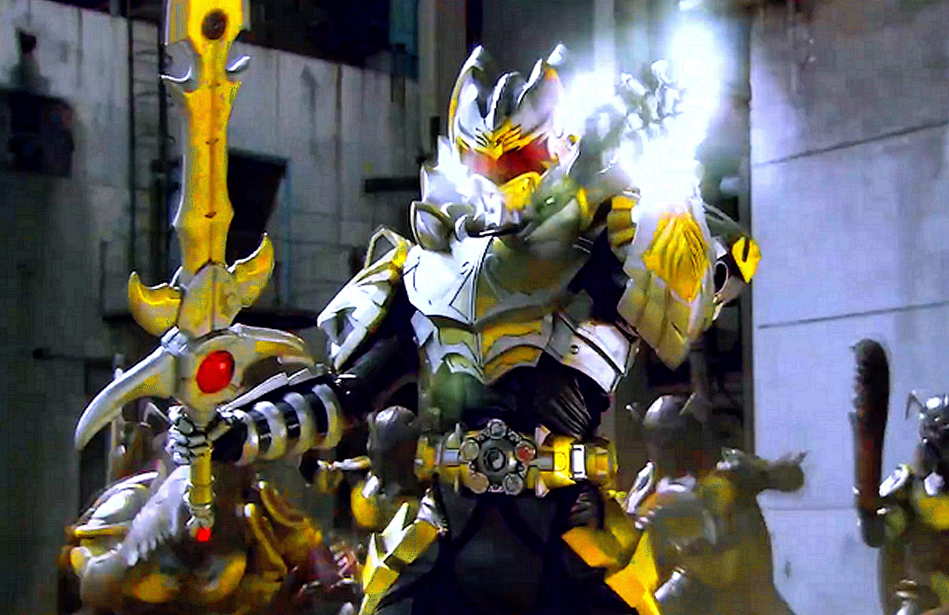 Armor Warrior: Shura Armor has a cloak, but the Emperor Armor does not ...