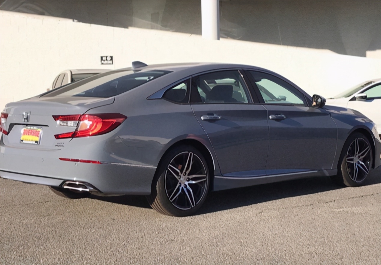 Blackened grille + 18-inch wheels, the new Accord is also "fashionable", 2.0T+10AT - iNEWS