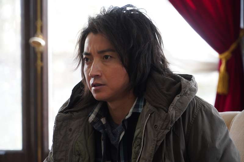 What the hell is "Give Cashier a Can of Beer"?A film exposes the dark ...