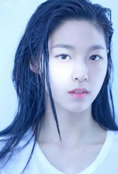 Perfect body: plump breasts and fat buttocks - iNEWS