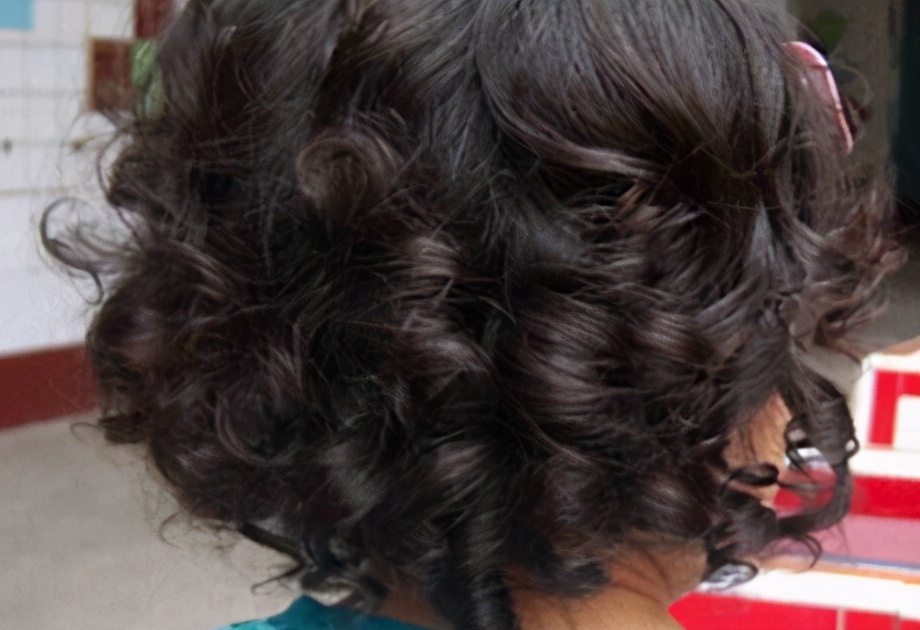 Dad Bao gave a 2-year-old child a perm. He thought he would be praised ...