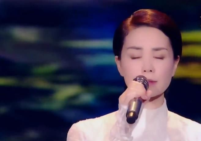 Faye Wong Mid-Autumn Festival fake singing?Some netizens asked: Will human voices age? - iNEWS
