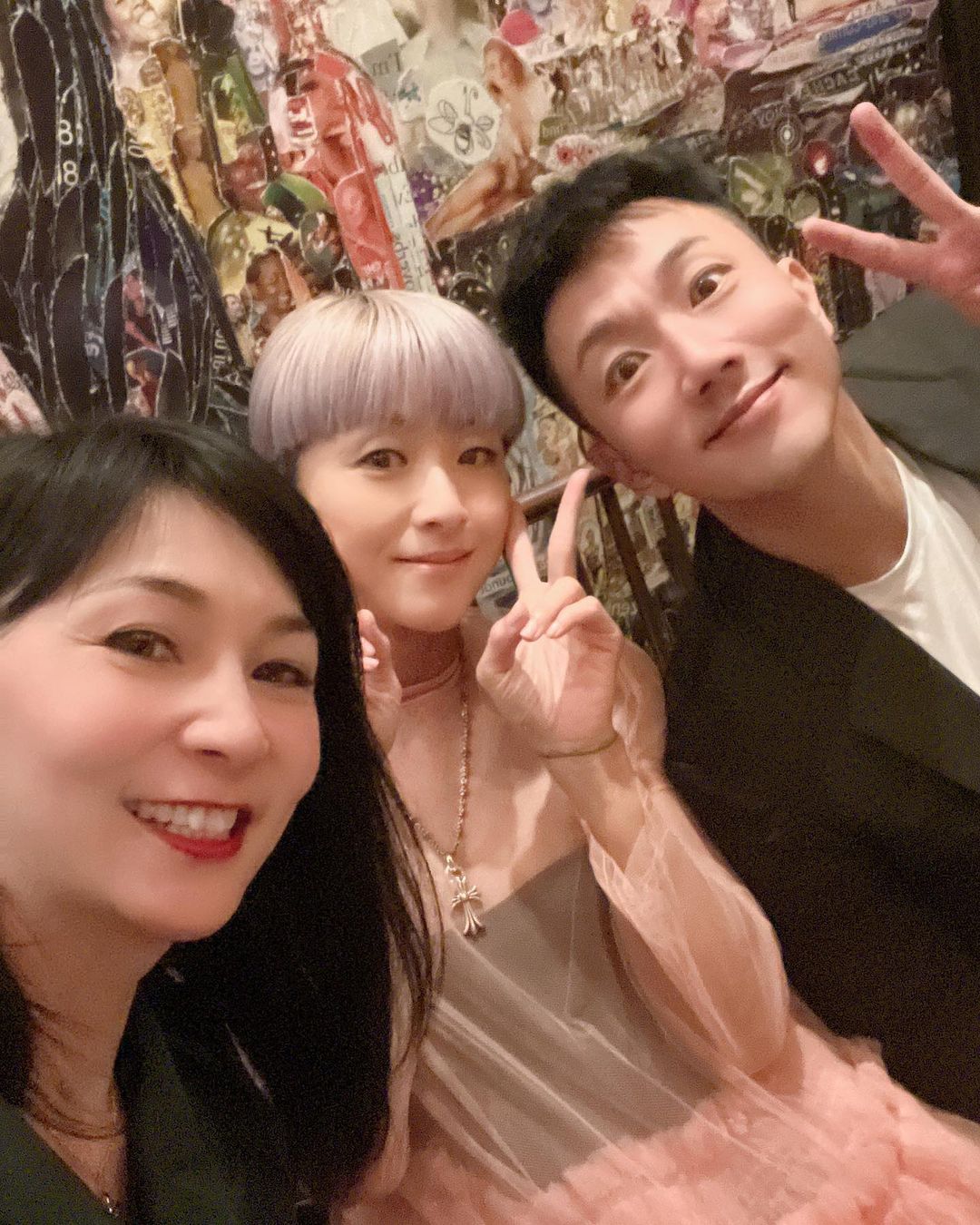 A gathering of powerful singers!Eason Chan shows up with his wife in a ...