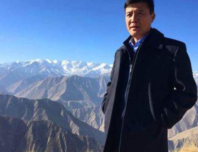 A family of four are all actors, father won the actor, son child star ...