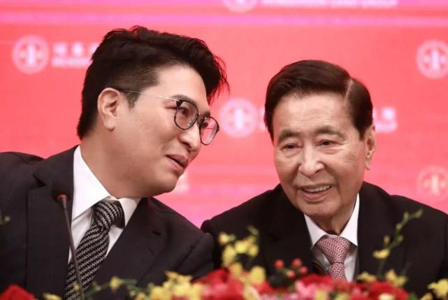 Father is Hong Kong's richest man with hundreds of billions, mother is ...