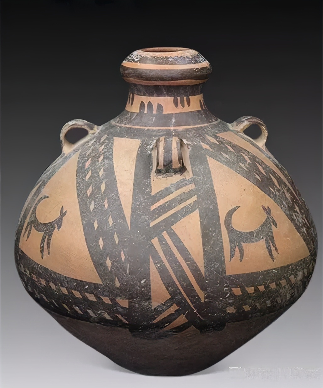 Sui Dynasty Style Painted Pottery and Official Figurines - iNEWS