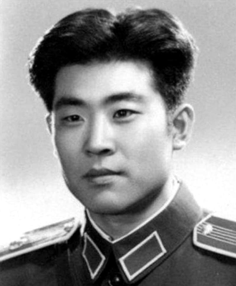 He is Cui Kai, the deputy head of "Fighting the Invaders" and Deng Bin ...