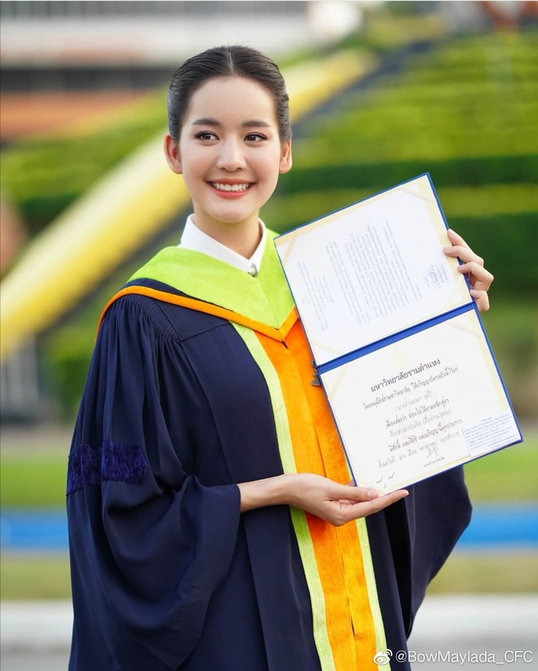 Graduation photo of Thai star Melada Susri - iNEWS