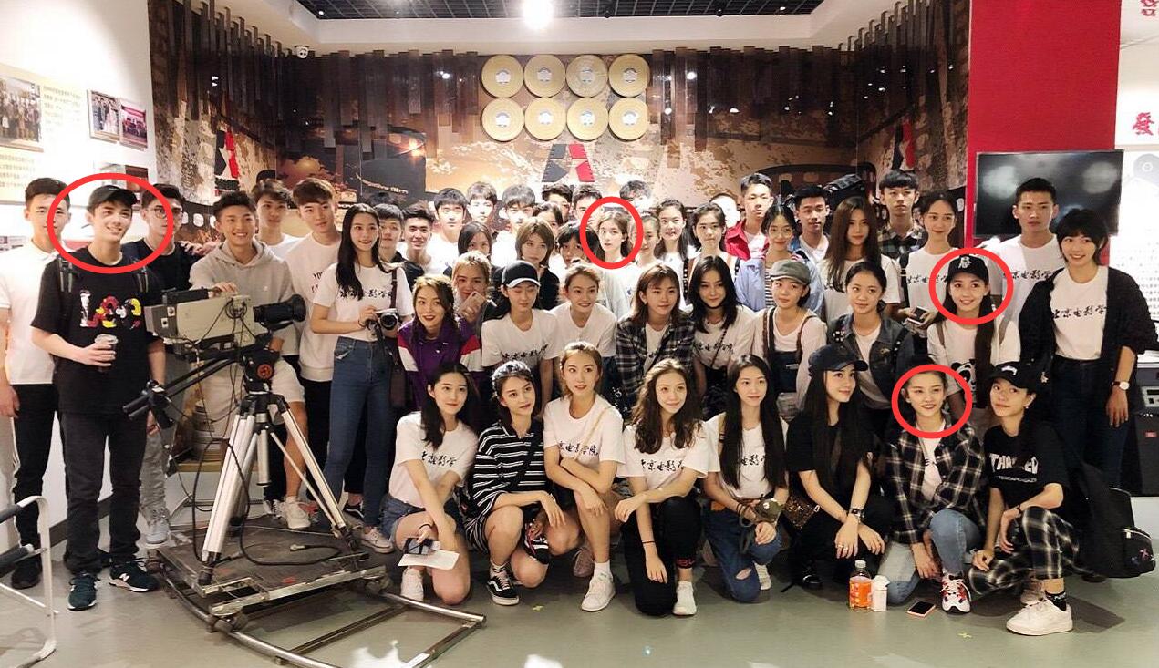 Is Xia Zhiguang's girlfriend a classmate of Wu Lei?The new version of ...