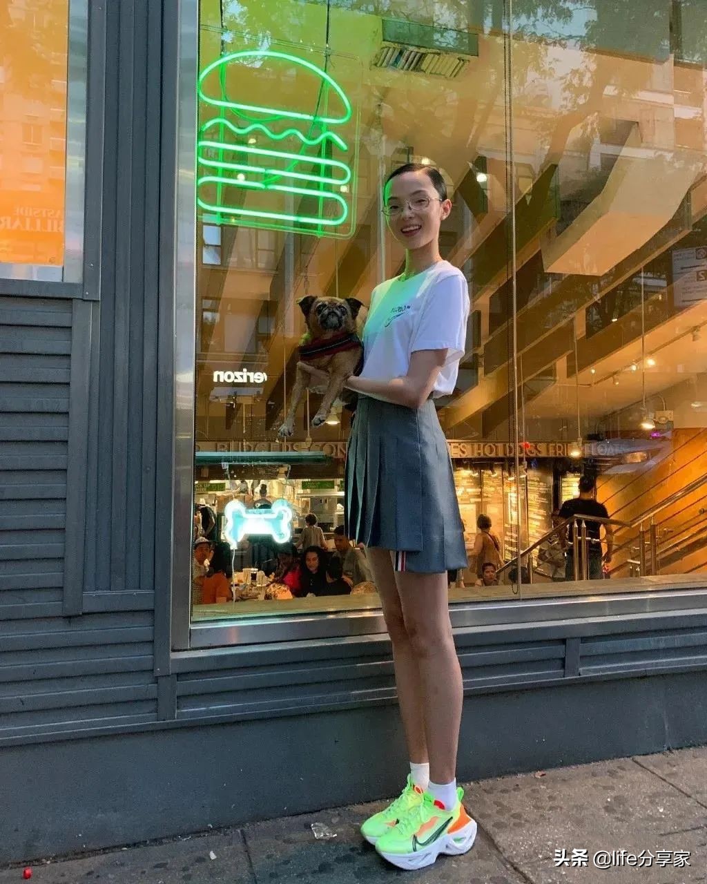 What do human legs look like? 176 cm tall, long legs, look for yourself ...