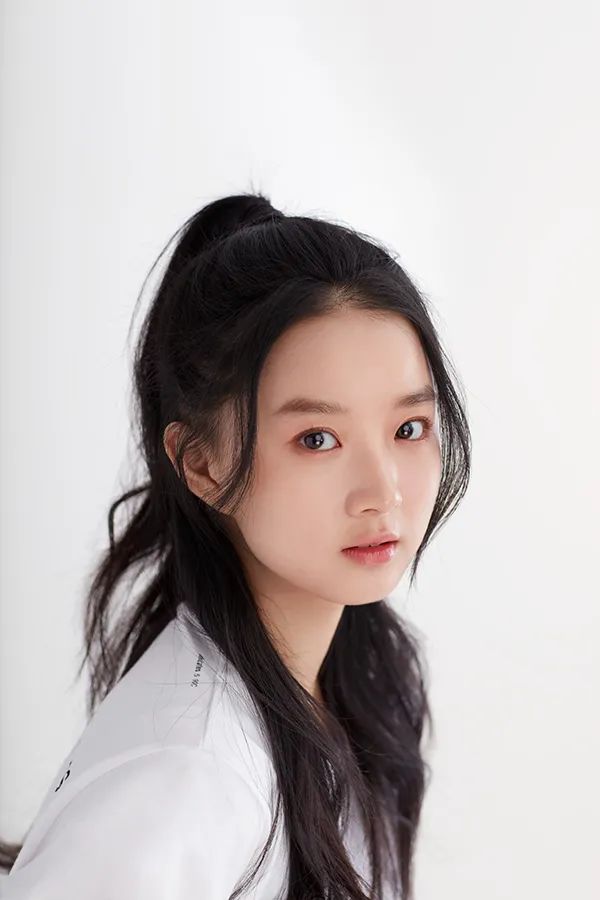 "Life forever" Liao Yinyue reveals a beautiful photo!Snow-skinned and white, so clear and ...