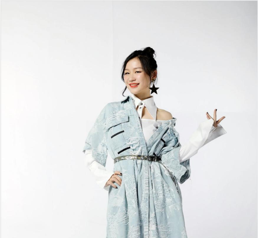 Jin Jing's love affair is hotly debated, the other party is Shu Yicheng ...