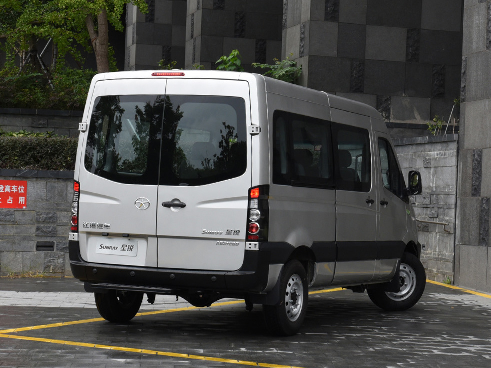 The JAC version of the Mercedes-Benz Sprinter has a very impressive ...