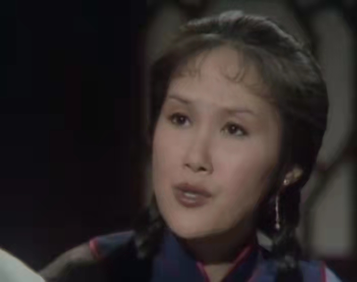 Love as ever!Old drama bone Li Linlin received a kiss from David Jiang on her 73rd birthday ...