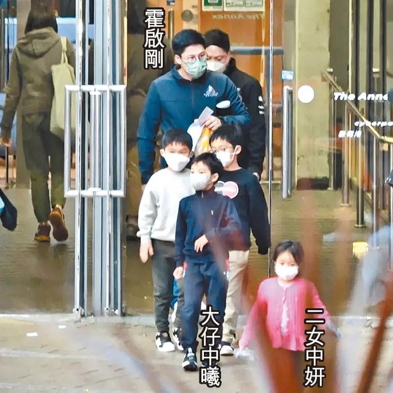 A recent photo of Guo Jingjing's young daughter was exposed. Huo ...