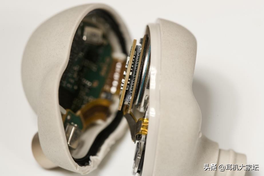 Sony WF-1000XM4 disassembly report "AudioTOP" - iNEWS