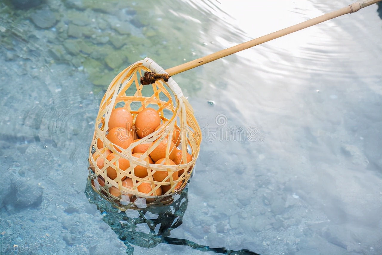 How to control the temperature of boiled hot spring eggs - iNEWS