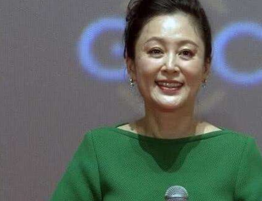 When Chen Hong was young, was the number one beauty in mainland China ...