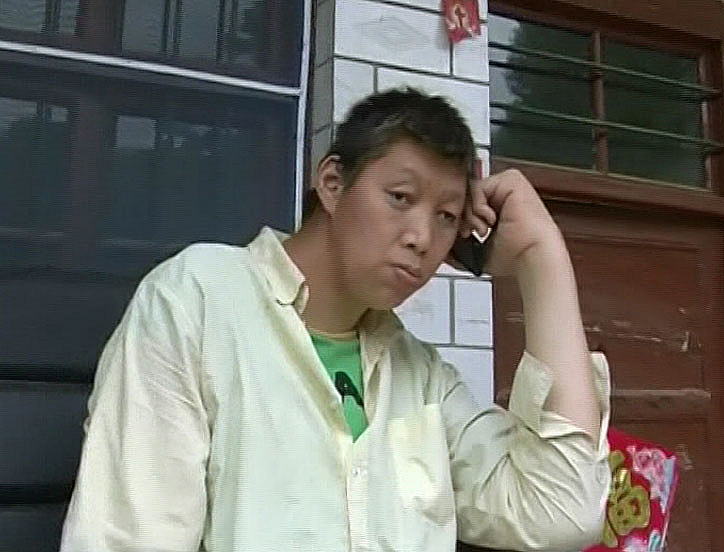 China's first male giant Wang Fengjun: 2.55 meters tall, a head taller ...