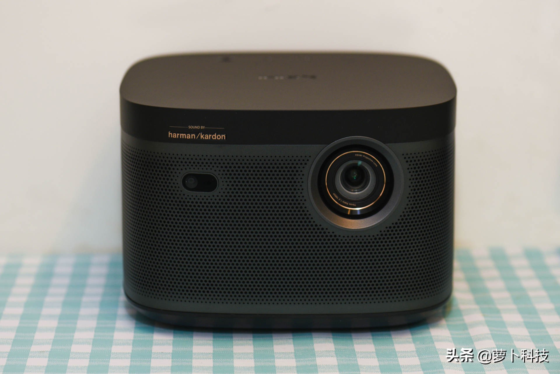 Which is better? Big Eye Orange New X7D / Eye Z8X Projection Contrast - iNEWS