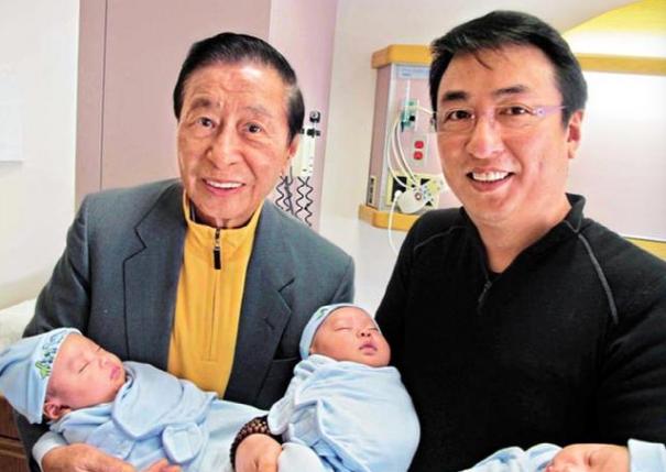 She became a well-known model at the age of 14, married Li Jiacheng at ...