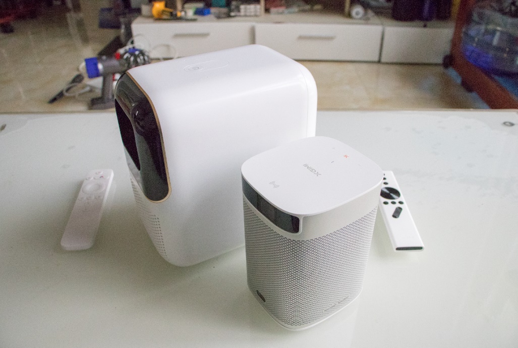 Fan Liangqian helps you compare the two thousand-yuan projectors ...